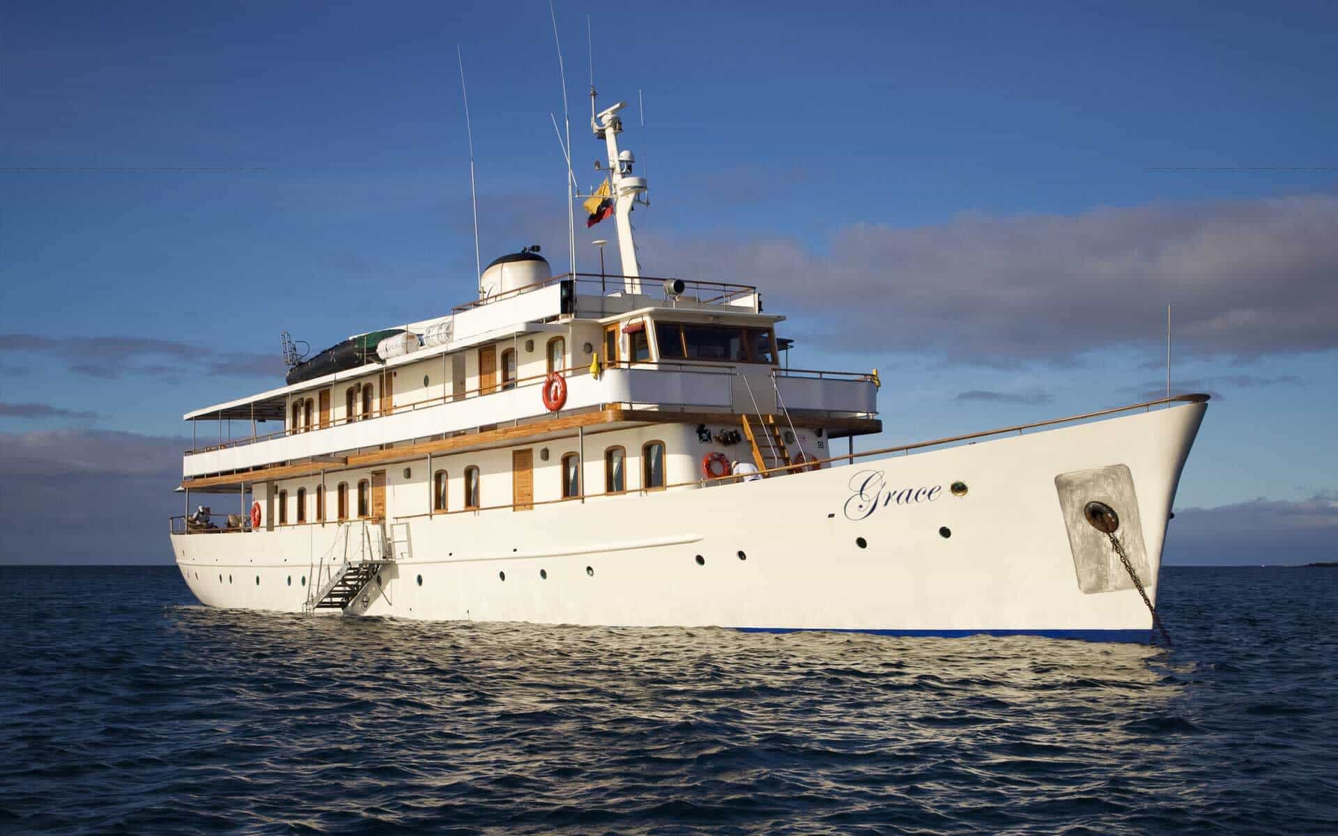 Grace Galapagos Motor Yacht - Galapagos Cruise - 3 Free Nights